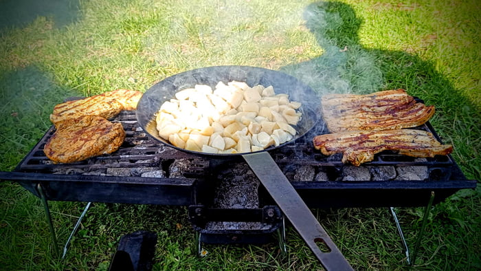 Small BBQ on a Trip - middle of nowhere - 9GAG