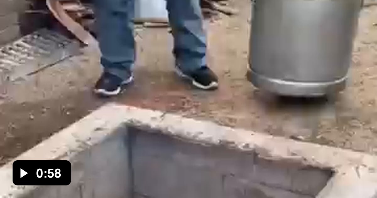 Third world looking environment - 9GAG