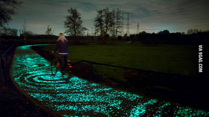 Solar powered bike path in the Netherlands - 9GAG