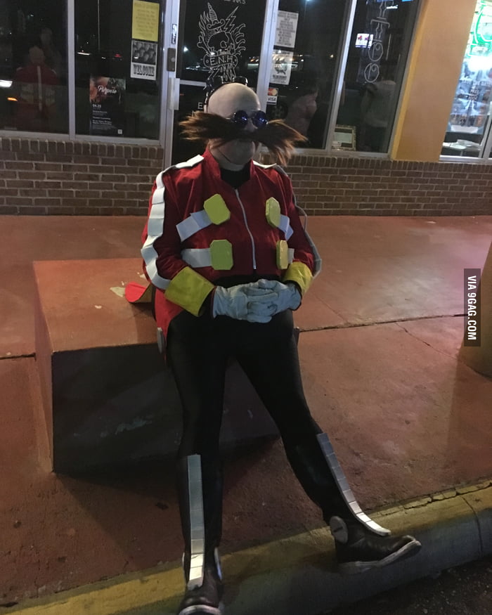 Dr. Robotnik considers his life choices... - 9GAG