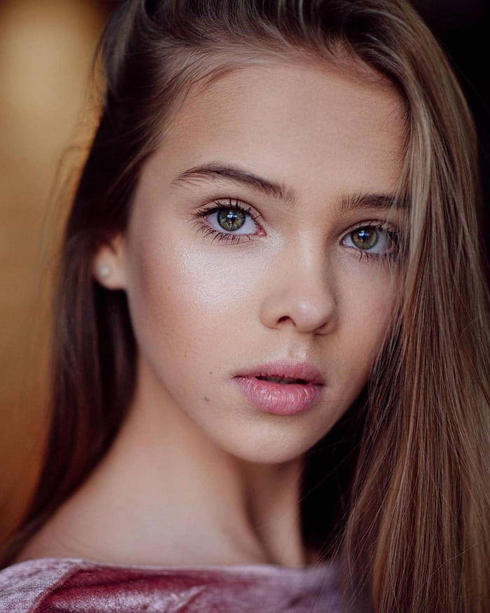 Emilia Rostek - 9GAG