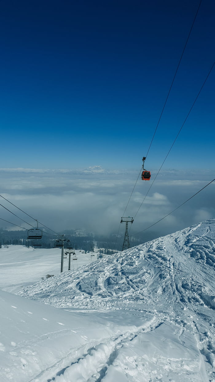 Snowed again. Anyone ski? - 9GAG