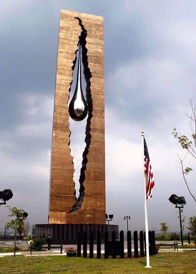 Monument designed to honor American values - 9GAG
