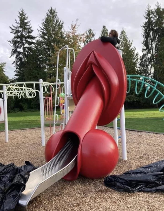 This playground.... - 9GAG