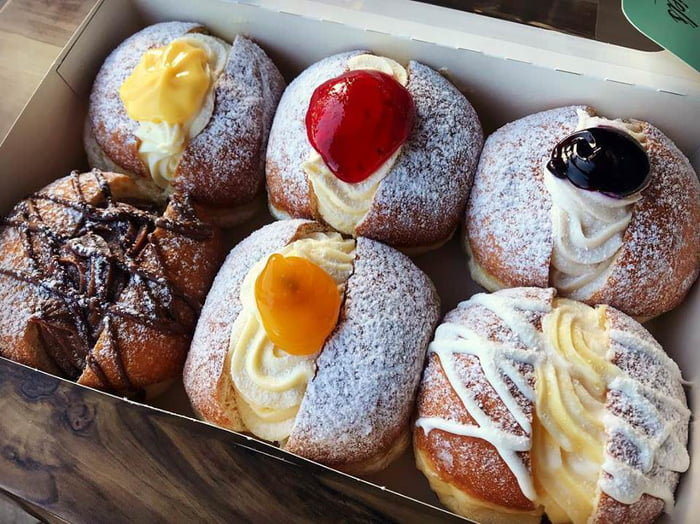 Donuts anybody? Just some donuts I make at work - 9GAG