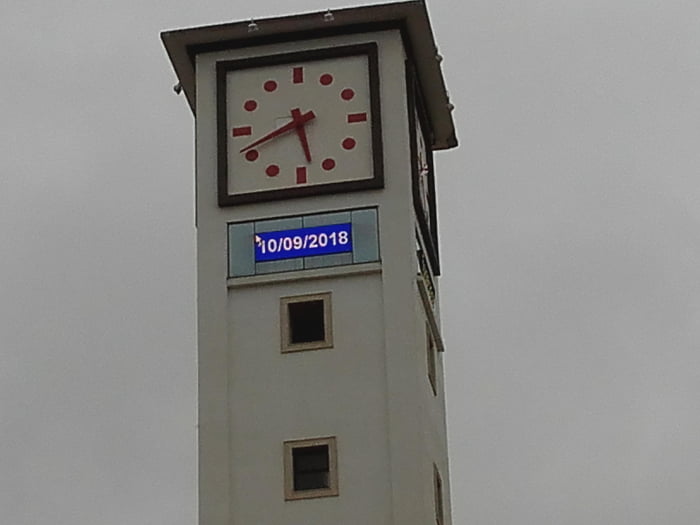 This cursor in my city's clock - 9GAG