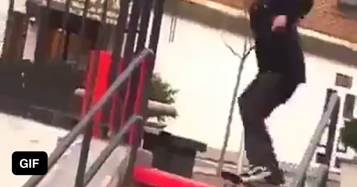 Grinding the rail - 9GAG