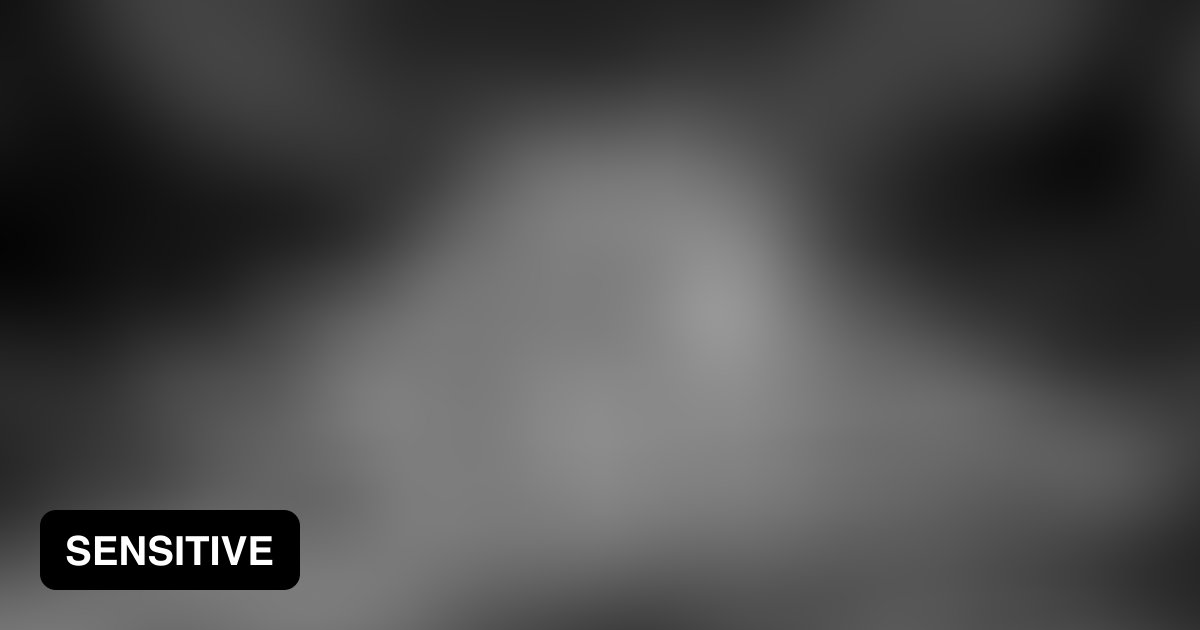 The most messed up family photo ever - 9GAG