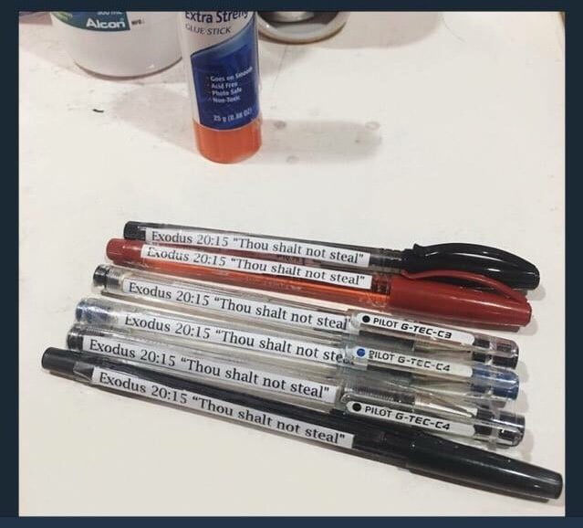 When your friends keep on stealing your pen - 9GAG