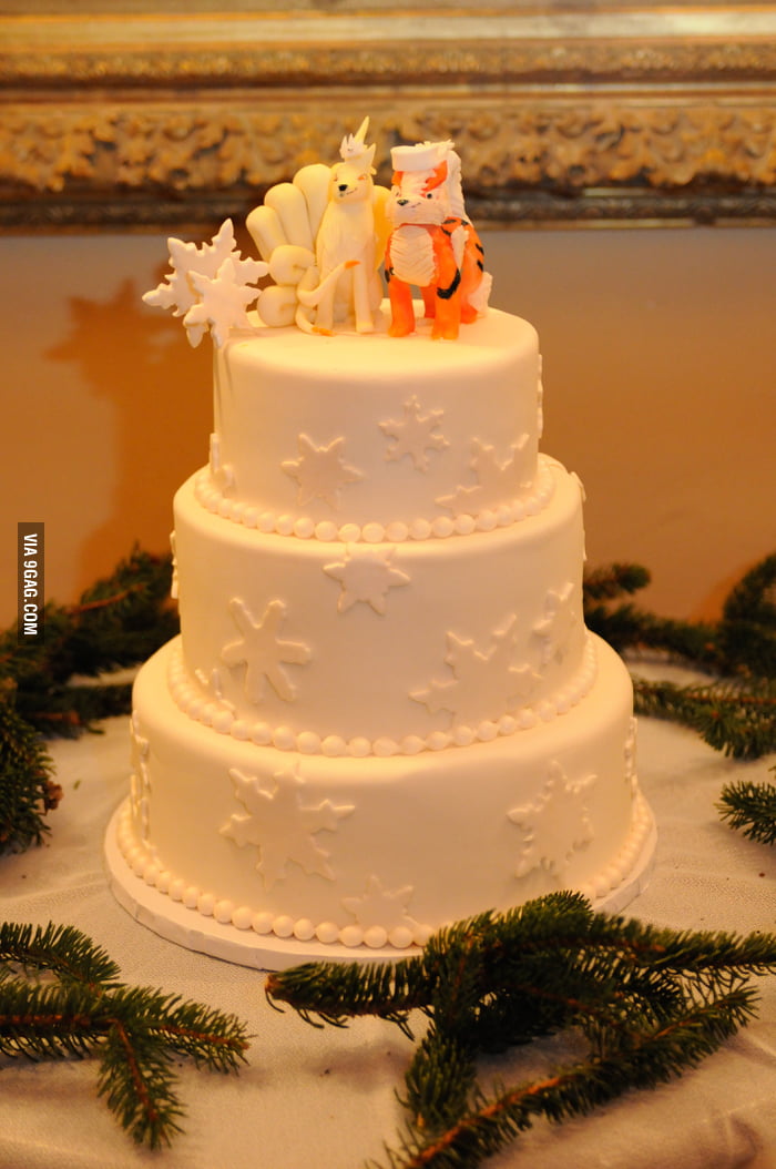 Ninetails and Arcanine on our wedding cake - 9GAG
