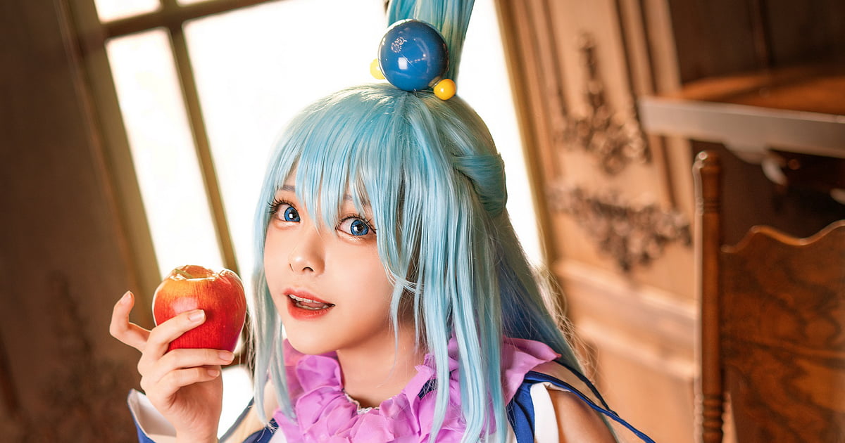 (Konosuba) Aqua (IG hachichan2.0 | Patreon hachi_cosplay | Twitter hachichan__ ) - 9GAG