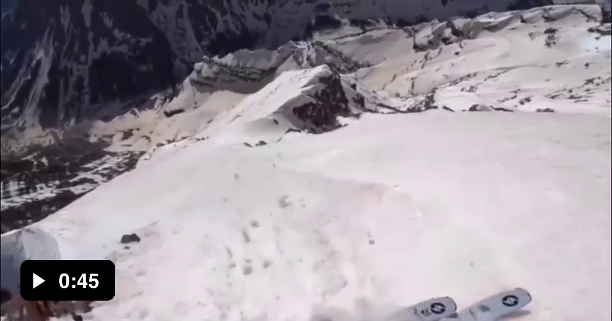 Fall at snow mountain (screaming) - 9GAG