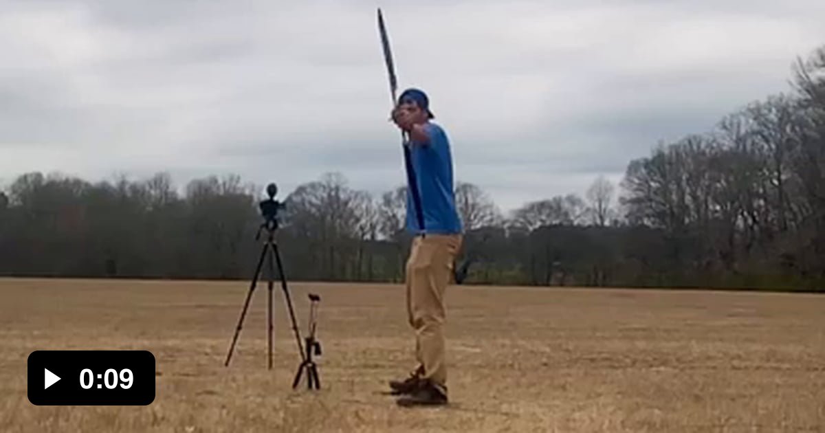 Splitting an arrow... With an arrow! - 9GAG