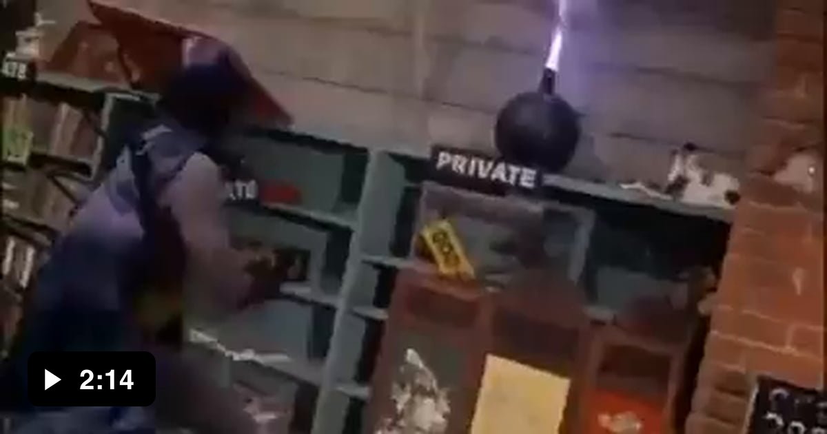 This bomb disposal scene from BATMAN (1966) with Adam West - 9GAG