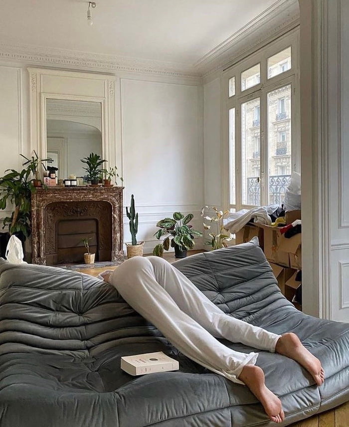 She’s stuck - 9GAG