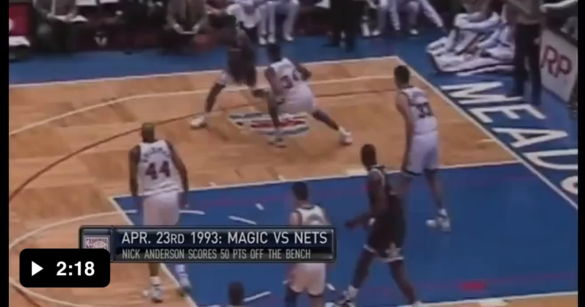 Shaquille O'Neal breaks the backboard (1993) - 9GAG