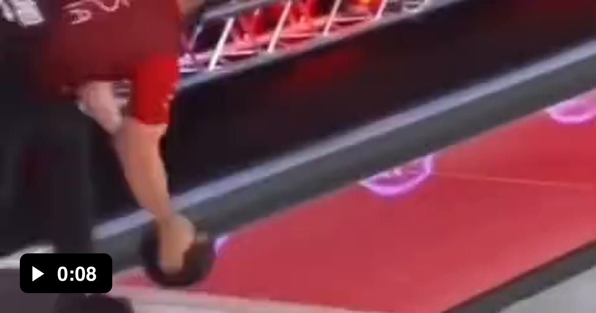 Enjoying bowling a bit too much - 9GAG