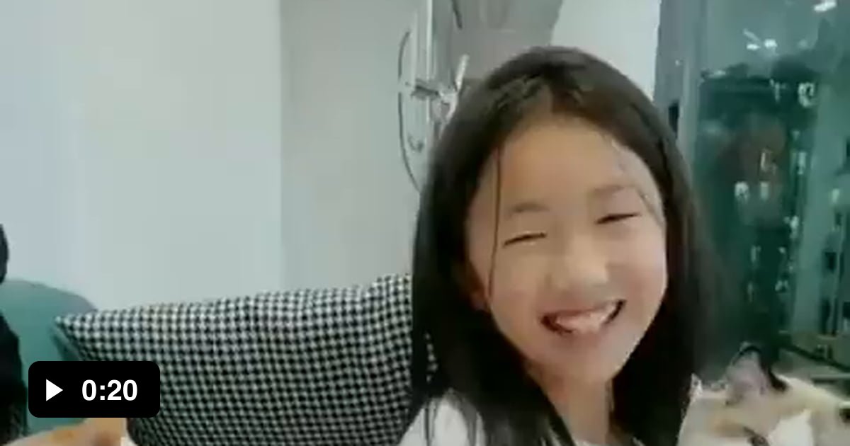 Perasaan punya gw akur akur aja. kalo yg satu nemplok didepan, yg satunya ya menclok dibelakang ...