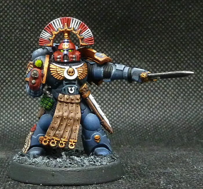 The remake of the classic 90s Ultramarine Captain, painted and complete ...