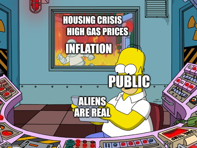 Now is the best time to talk about Aliens huh? - 9GAG
