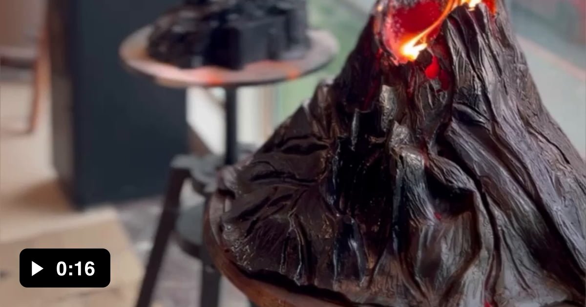 Mount Doom Candle & Barad-dur oil lamp - 9GAG