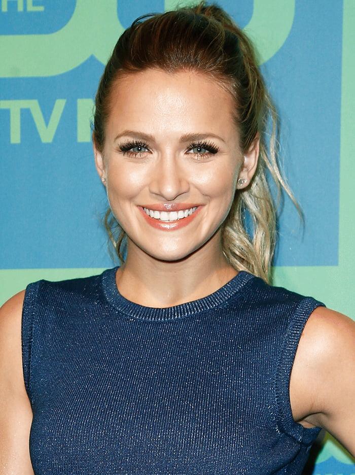 Shantel VanSanten - 9GAG