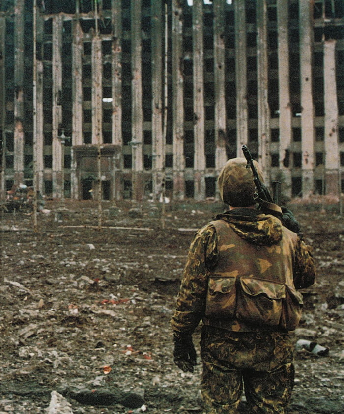 Russian soldier in Grozny during the First Chechen War, sometime 1994 ...