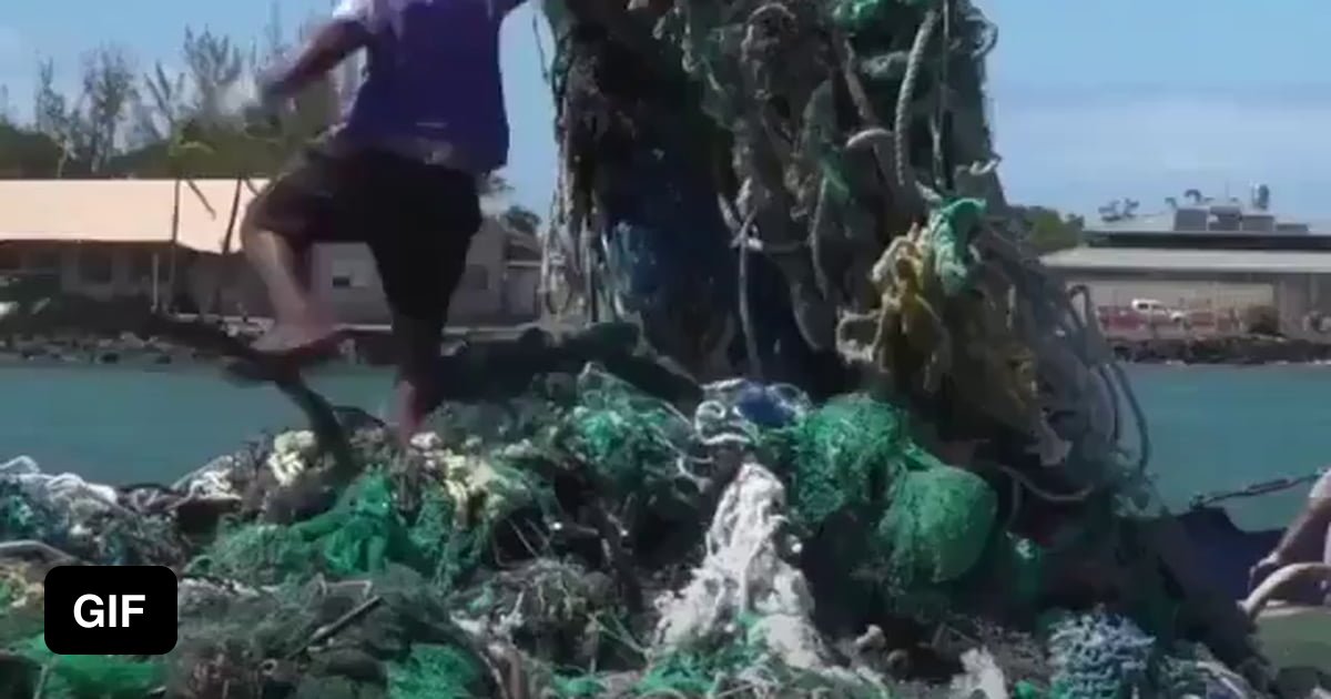 Over a hundred tons of trash reeled in from the Great Pacific Garbage Patch - 9GAG