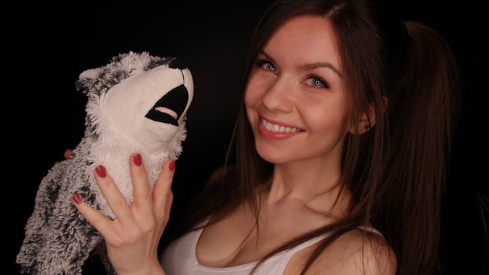 Alana ASMR - 9GAG