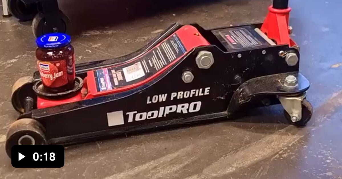 Pump up the Jam - 9GAG