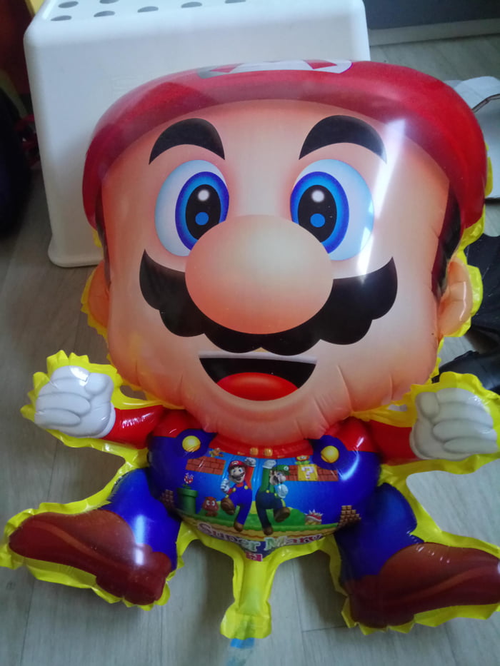 That Mario balloon - 9GAG