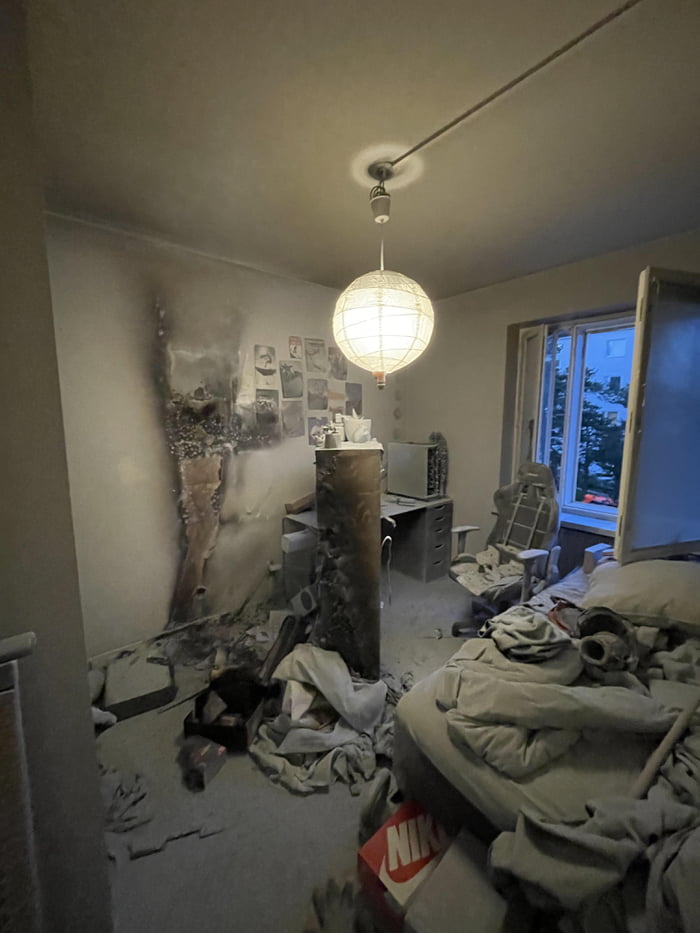 3k pc setup burt and destroyed in the matter of 10 min - 9GAG