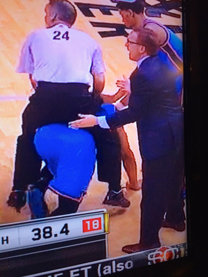 Former NBA referee Mike Callahan enjoys mid-game Horsey Ride - 9GAG