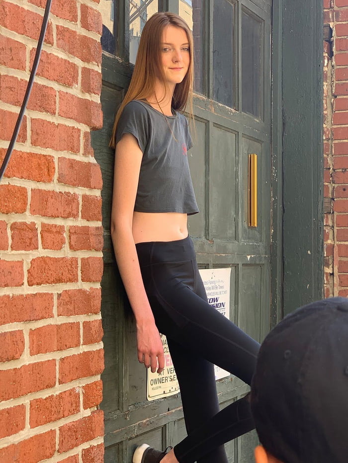 Maci Currin, 17, has set the new world record for longest legs ...
