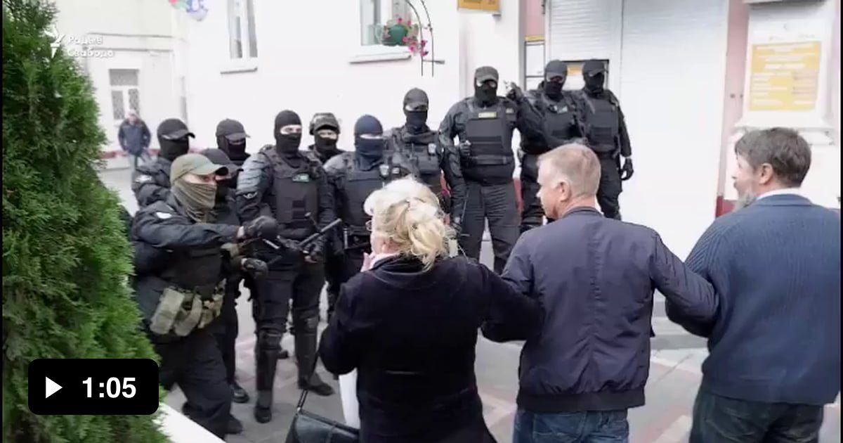 OMON pepperspray and push back peaceful protesters in Gomel, Belarus ...