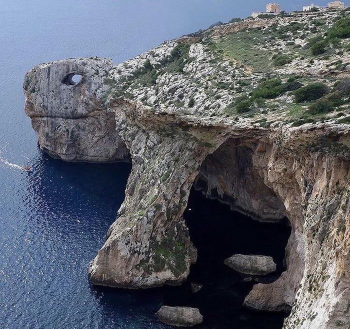 Tortoise Rock in Malta - 9GAG