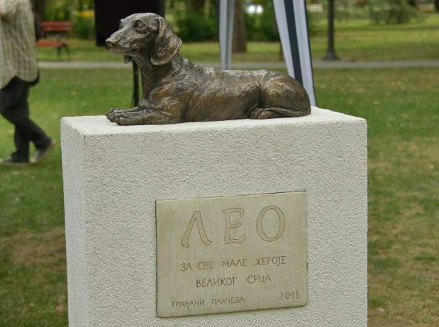 Monument in Pancevo,Serbia.Leo saved a young girl from an aggressive ...