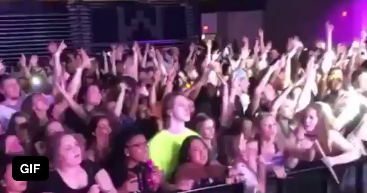 Enjoying A Rave - 9GAG