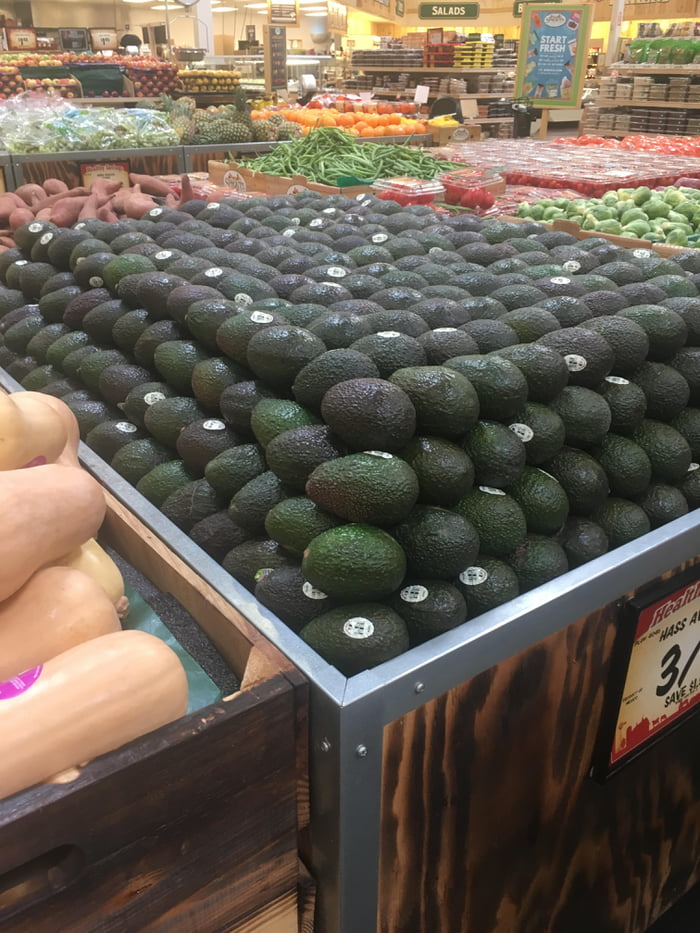 Four Layer Avocado Pyramid I Made at Work - 9GAG