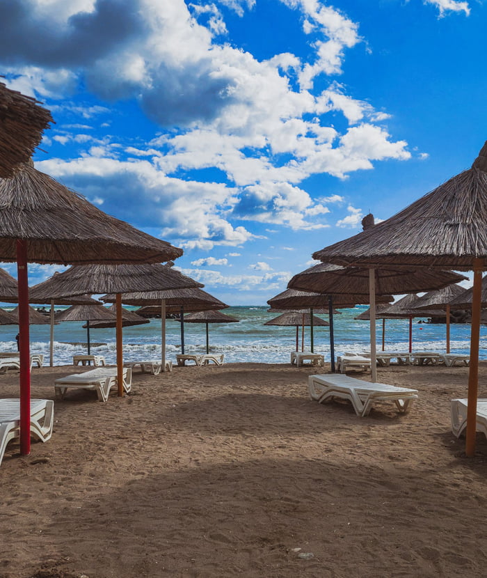 The beach of Saturn in Mangalia - 9GAG