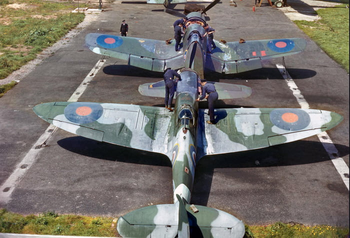A British Spitfire and F-4u Corsair - 9GAG