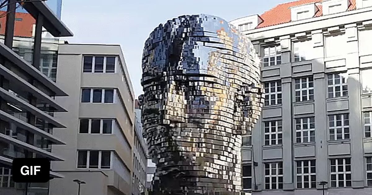 Self rotating statue - 9GAG