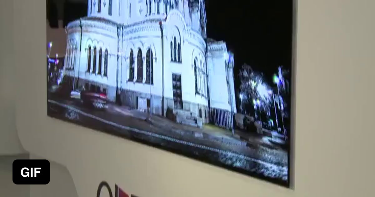 1mm thick flexible OLED tv - 9GAG