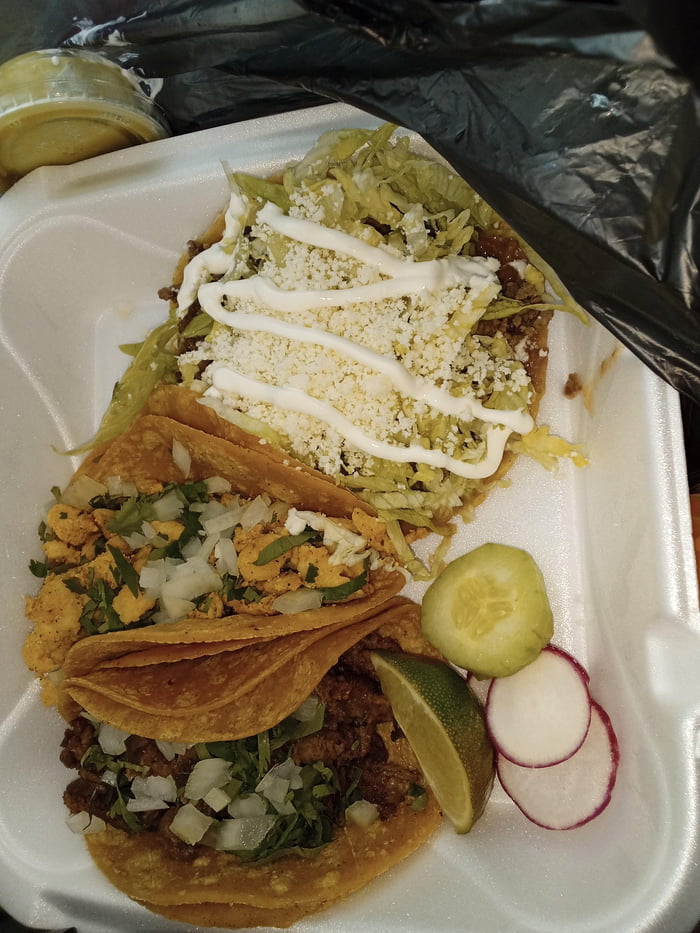 Street tacos and sope from Chofis Tacos - 9GAG