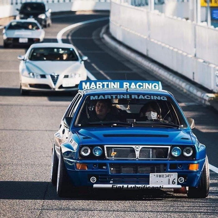 Lancia Delta HF Integrale „Blue Lagos” - 9GAG