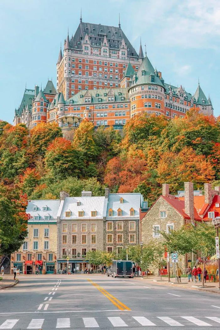 Fairmont Le Château Frontenac - 9GAG