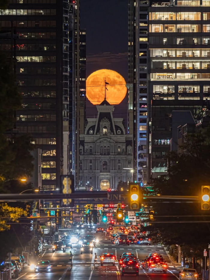 The Full Moon - 9GAG