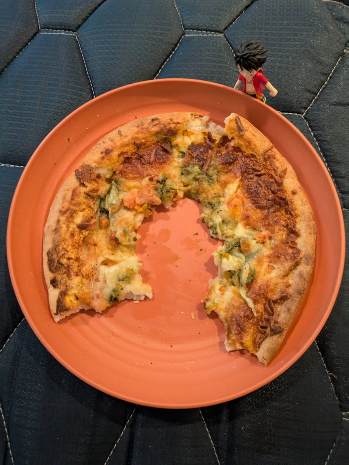 Look at what she did to my pie - 9GAG