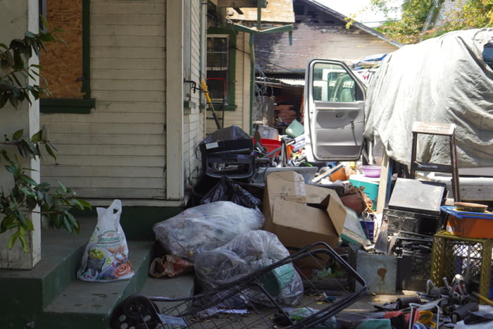 Neighbors have redecorated - 9GAG