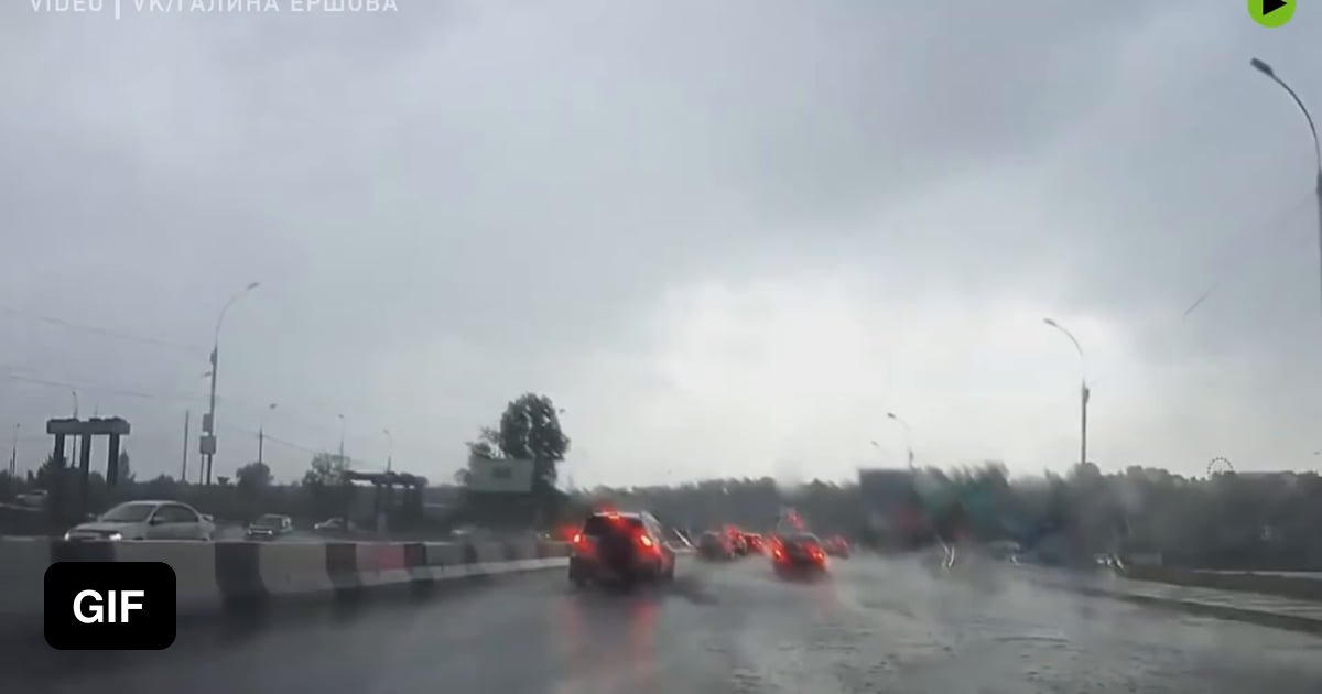 Lightning double-tap - 9GAG